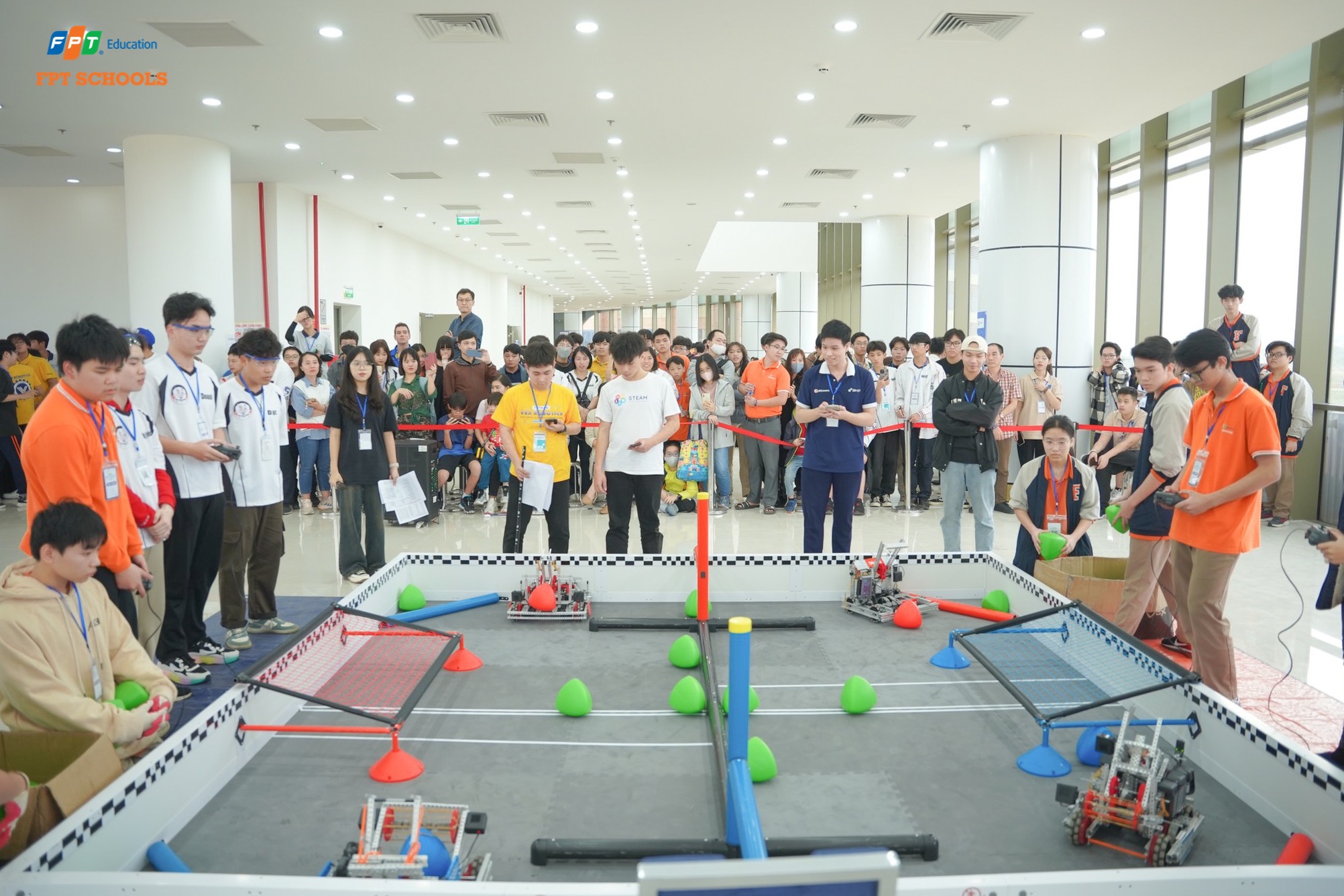 5 đội thi Fschool Hải Phòng tranh tài tại giải Vô địch Quốc gia VEX ...